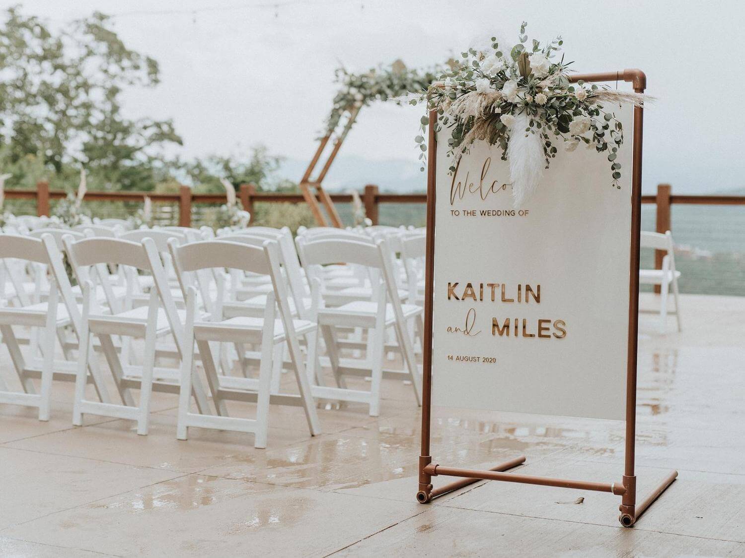 12 Wedding Welcome Sign Ideas for 2021 - Joy