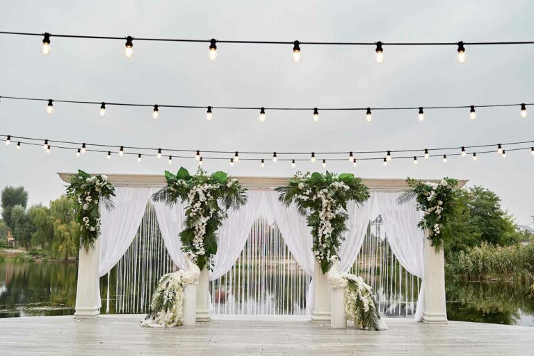 Spring Wedding Ideas to Create an Unforgettable Vibe - Joy