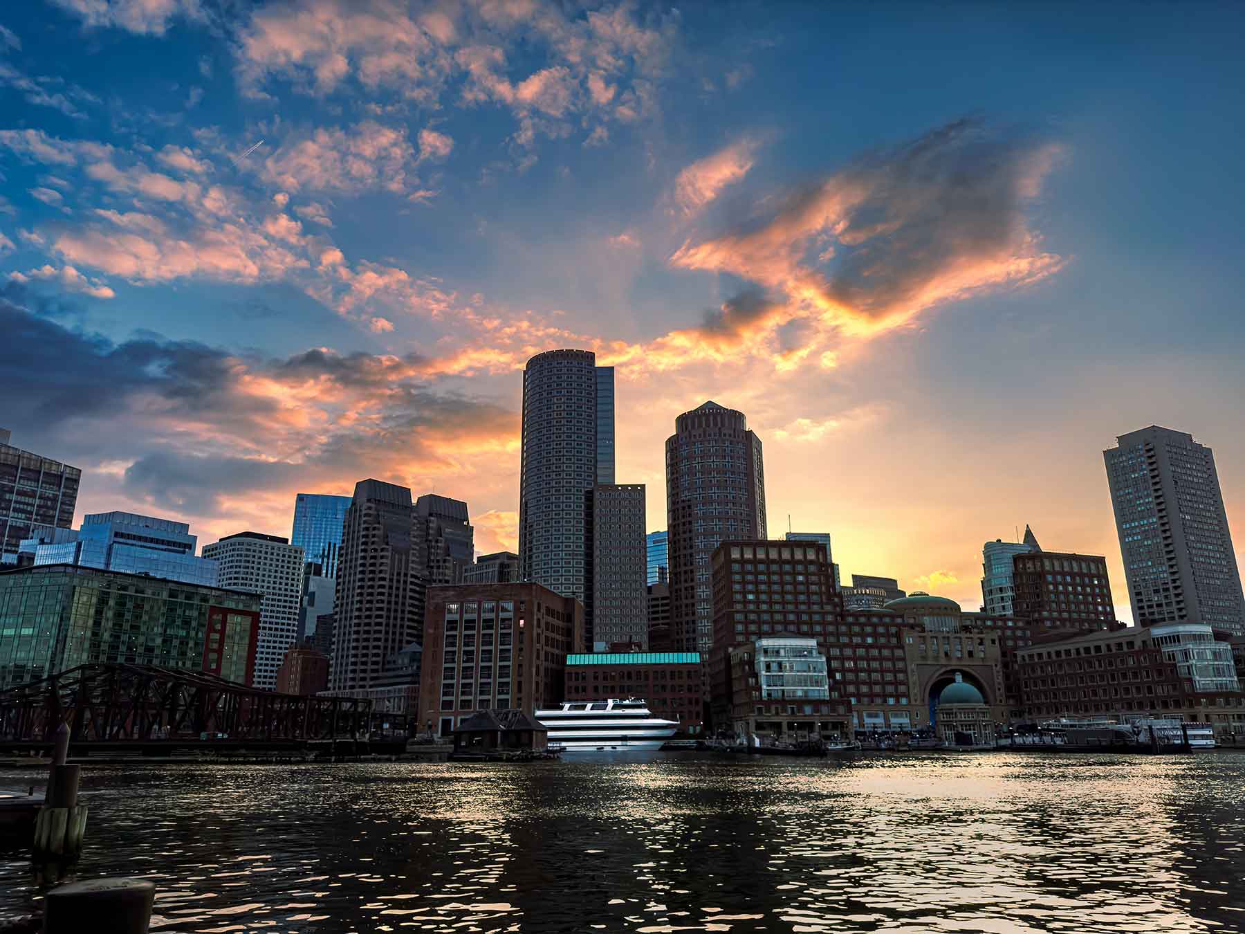 The 16 Best Locations for Engagement Photos in Boston - Joy
