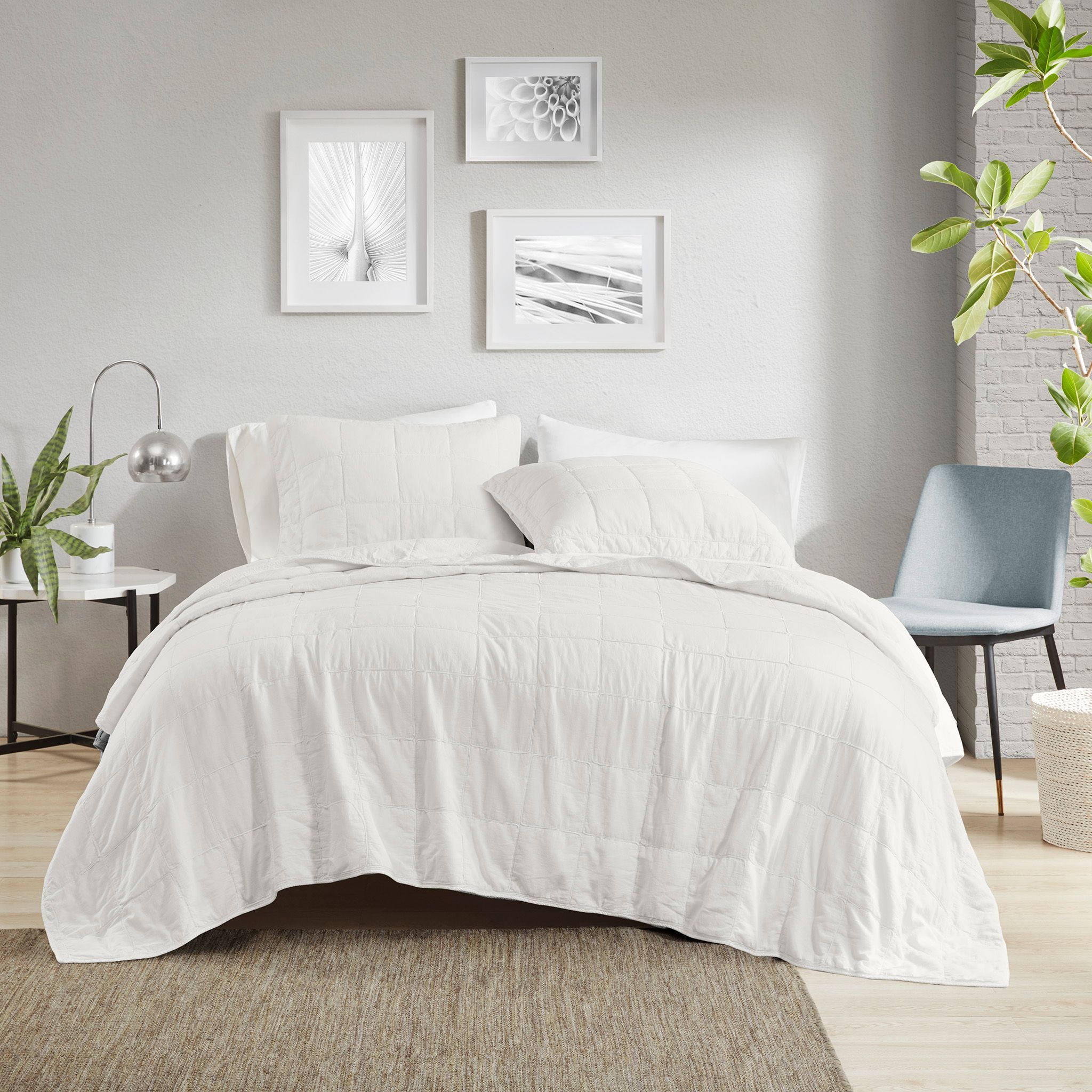 Croscill Gema 3-Piece Coverlet Set in Soft White, Full/Queen | Joy