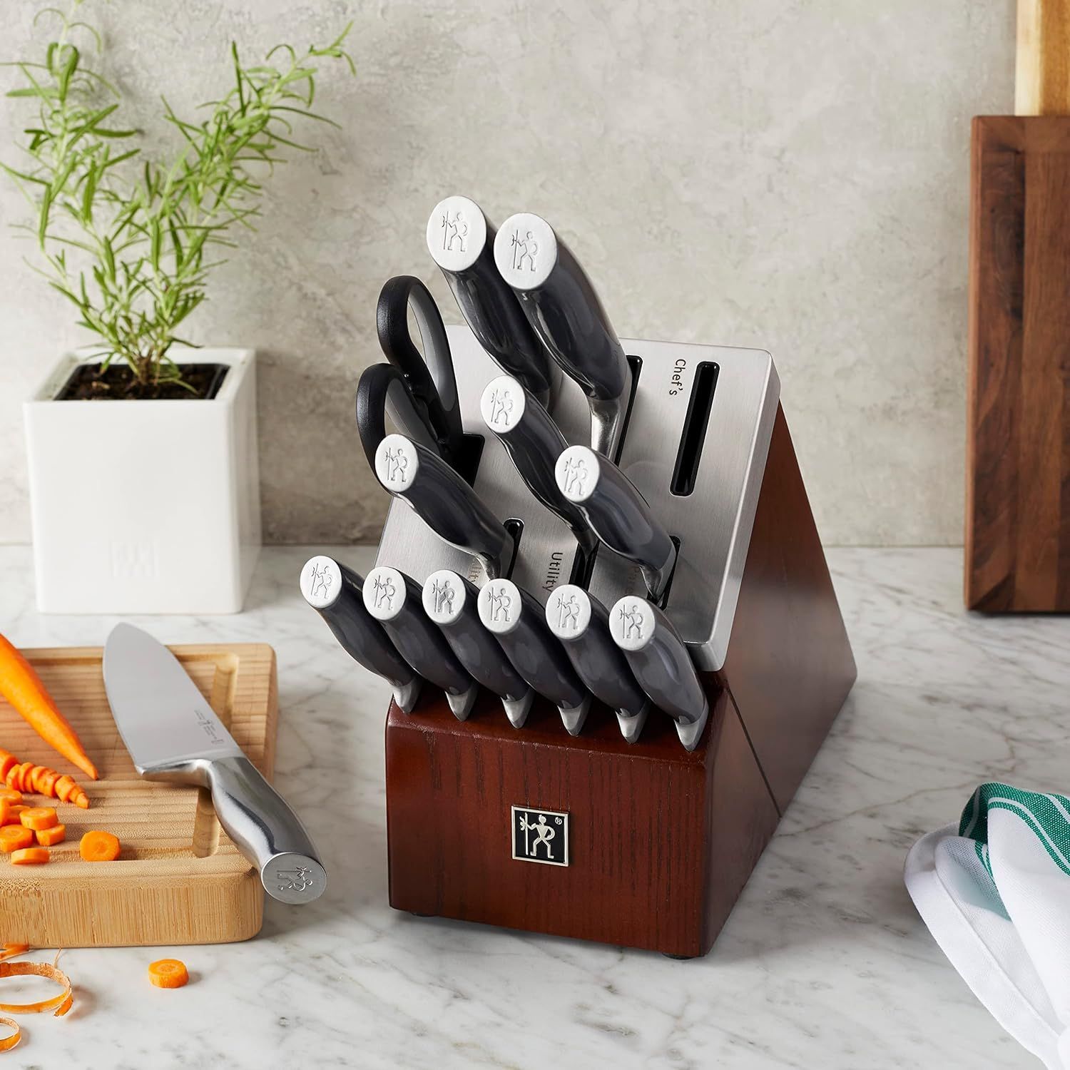 Henckels Graphite Self Sharpening 14-Piece Knife Block Set | Joy
